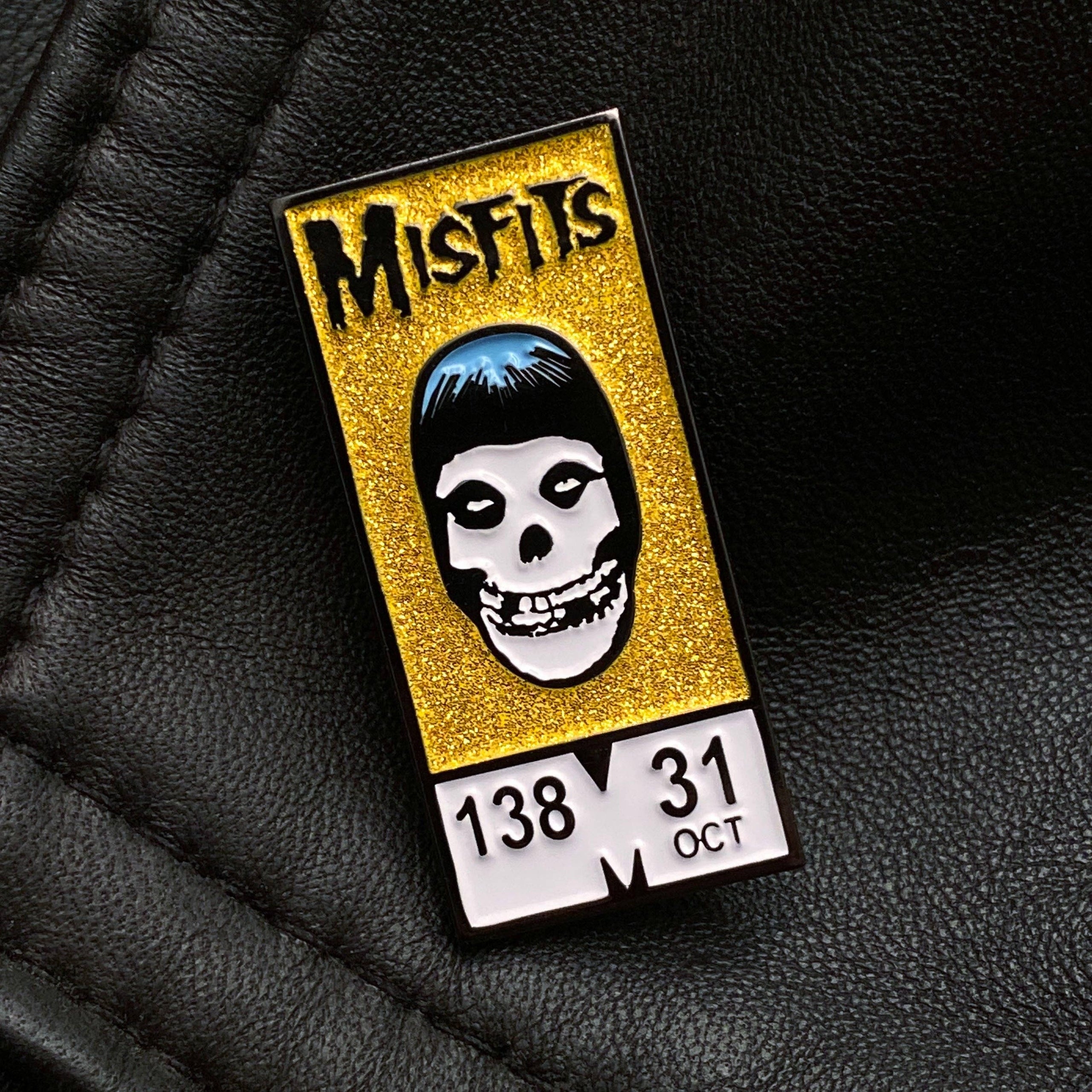 Misfits Corner Box (Gold Glitter Edition) Pin YESTERDAYS | OMEN ...